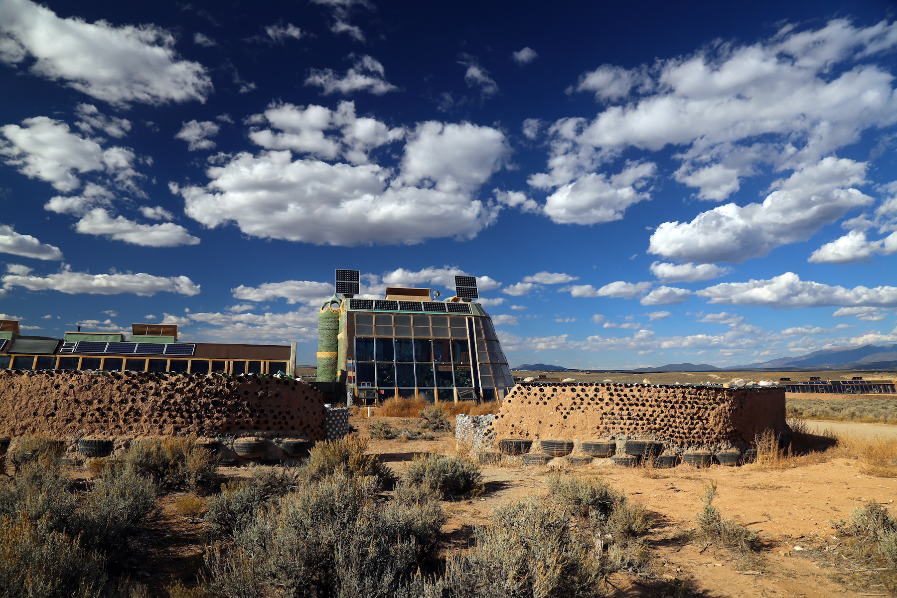 Pros and Cons of Earthships – Mother Earth News
